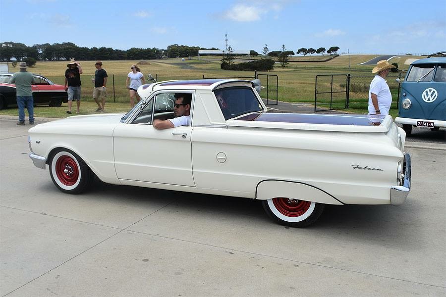 1965 Ford XP Ute - Melbourne Old School Cruisers