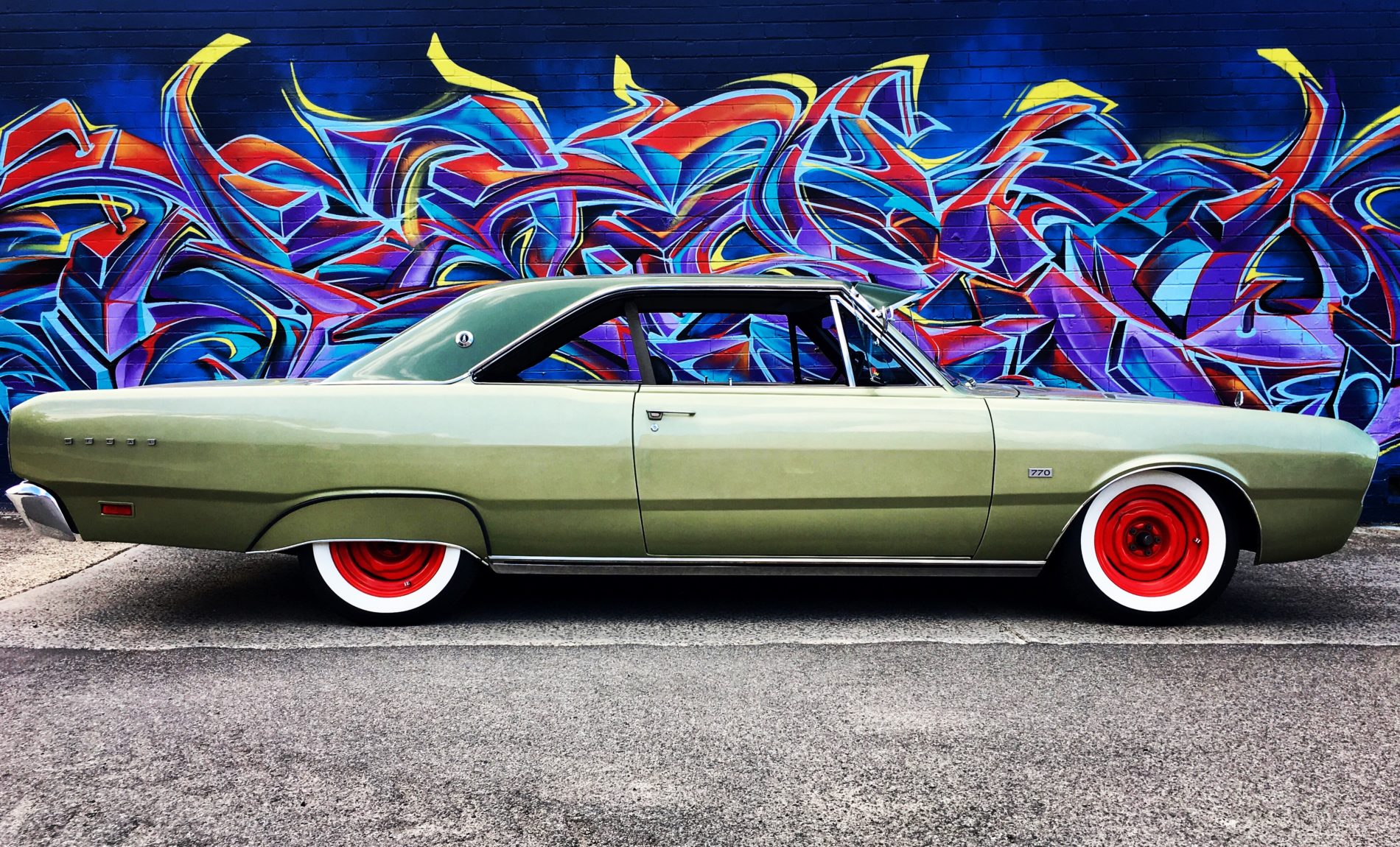 1969 Chrysler Valiant - Melbourne Old School Cruisers